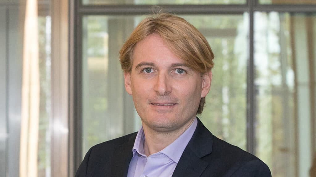 Andrea Alù Explains How He Tricks Light and Sound – The Advanced ...